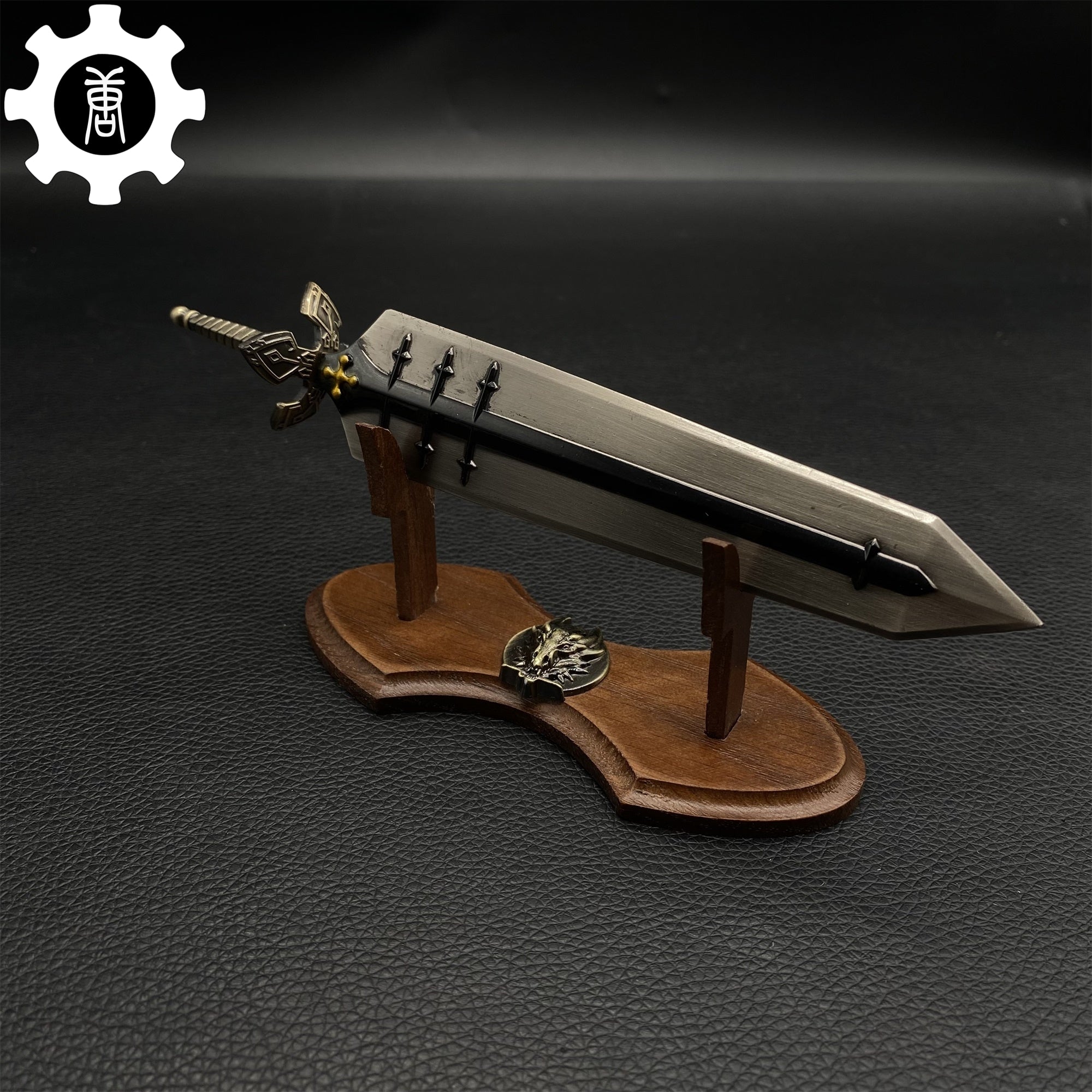 Demon-Dweller Sword Metal Replica – Leones Marvelous Items