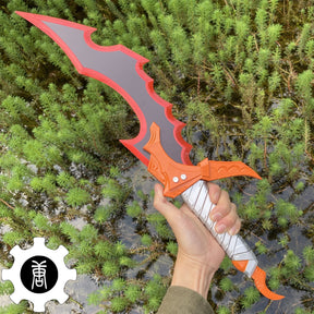 Kasaka's Venom Fang Dagger & Knight Killer Foam Dagger Life-Size Metal ...