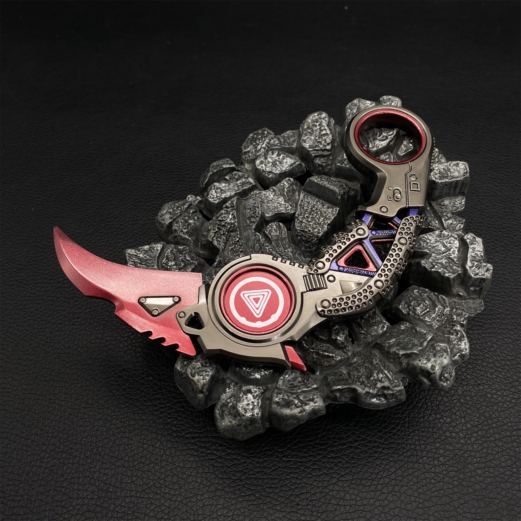 Raptor's Claw Karambit Metal Collection – Leones Marvelous Items