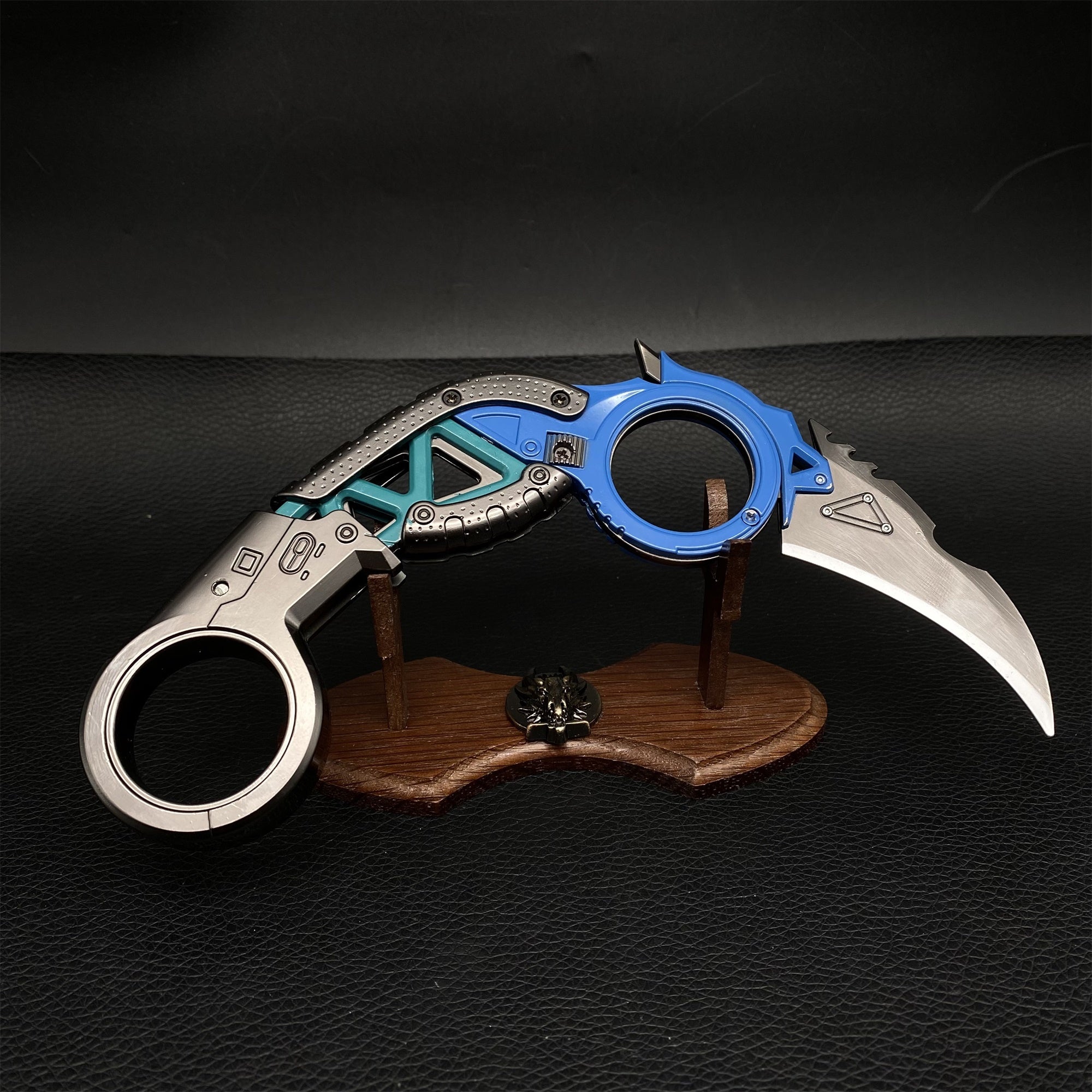 New Raptor's Claw Karambit Metal Replica-Foldable Version – Leones ...