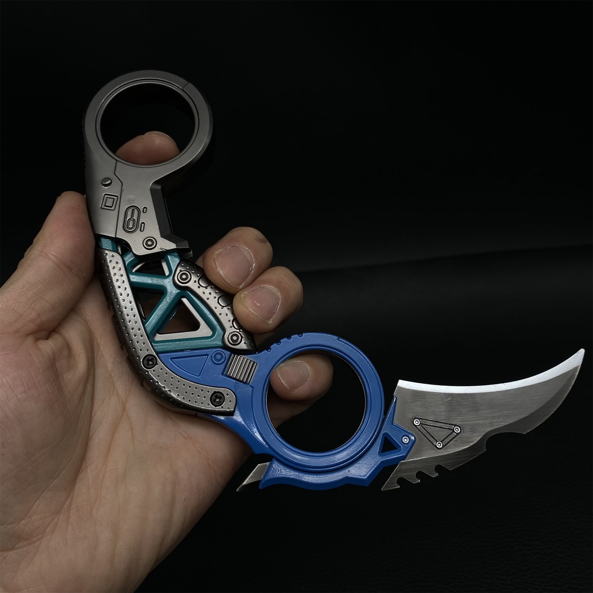New Raptor's Claw Karambit Metal Replica-Foldable Version – Leones ...