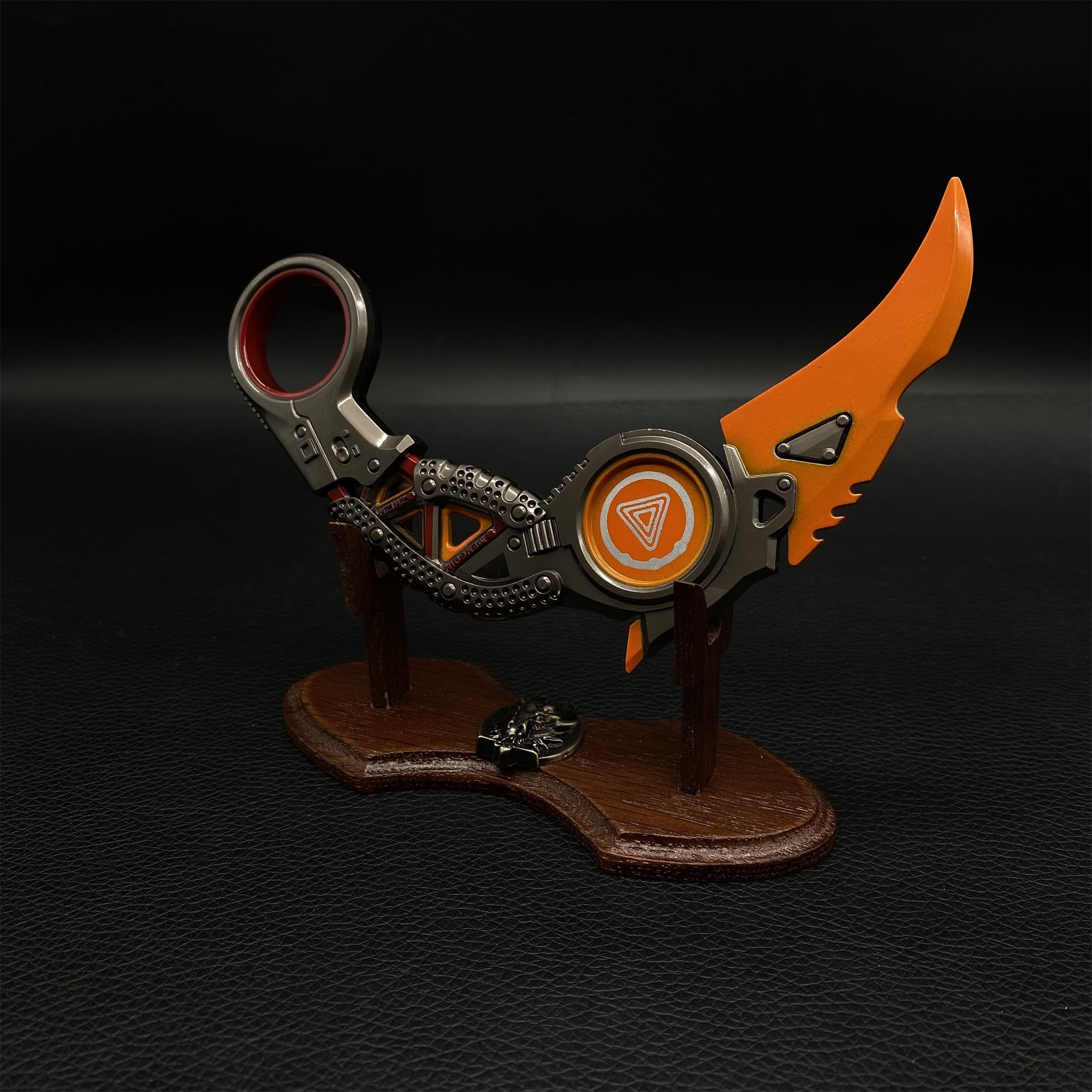Raptor's Claw Karambit Metal Collection – Leones Marvelous Items