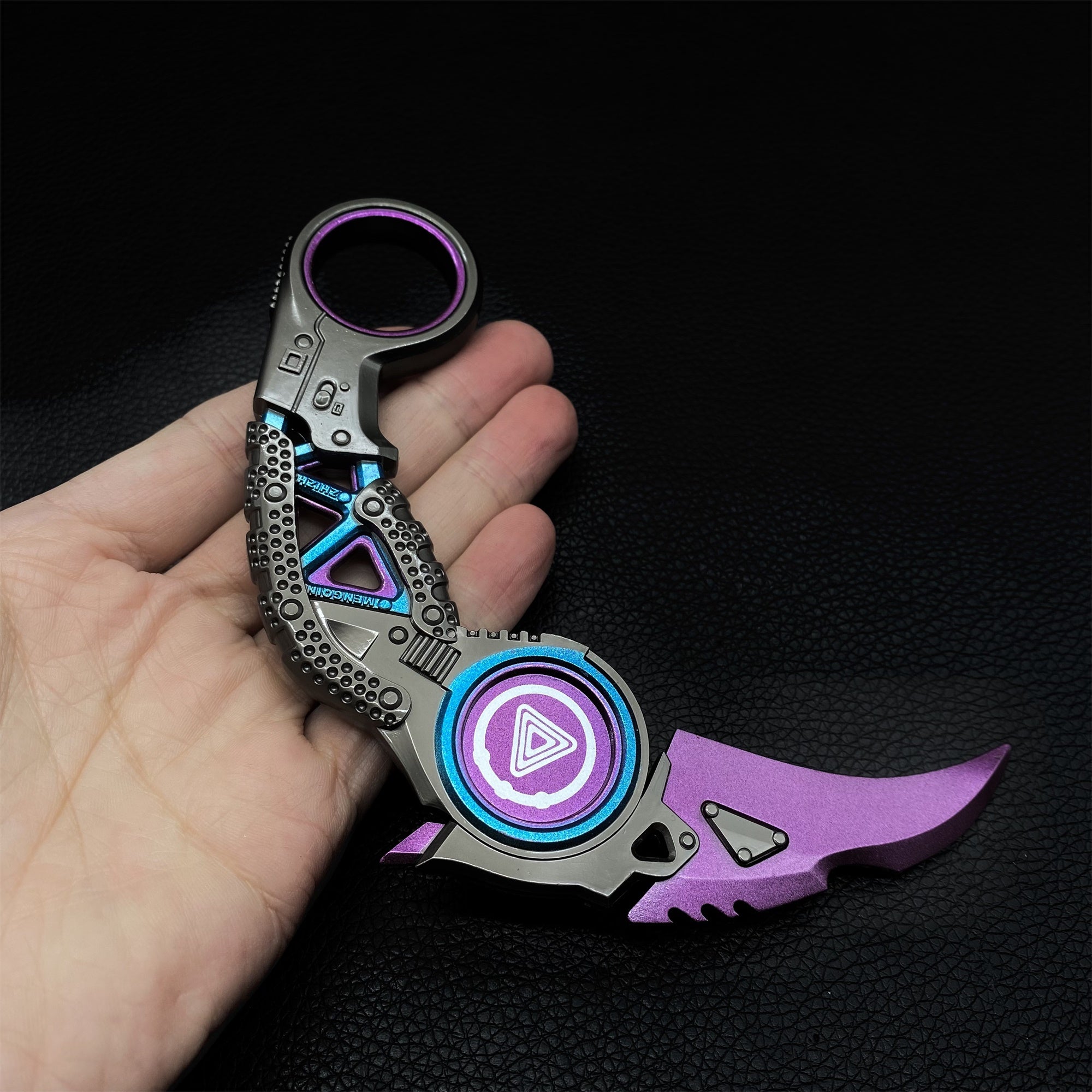 Raptor's Claw Karambit Metal Collection – Leones Marvelous Items
