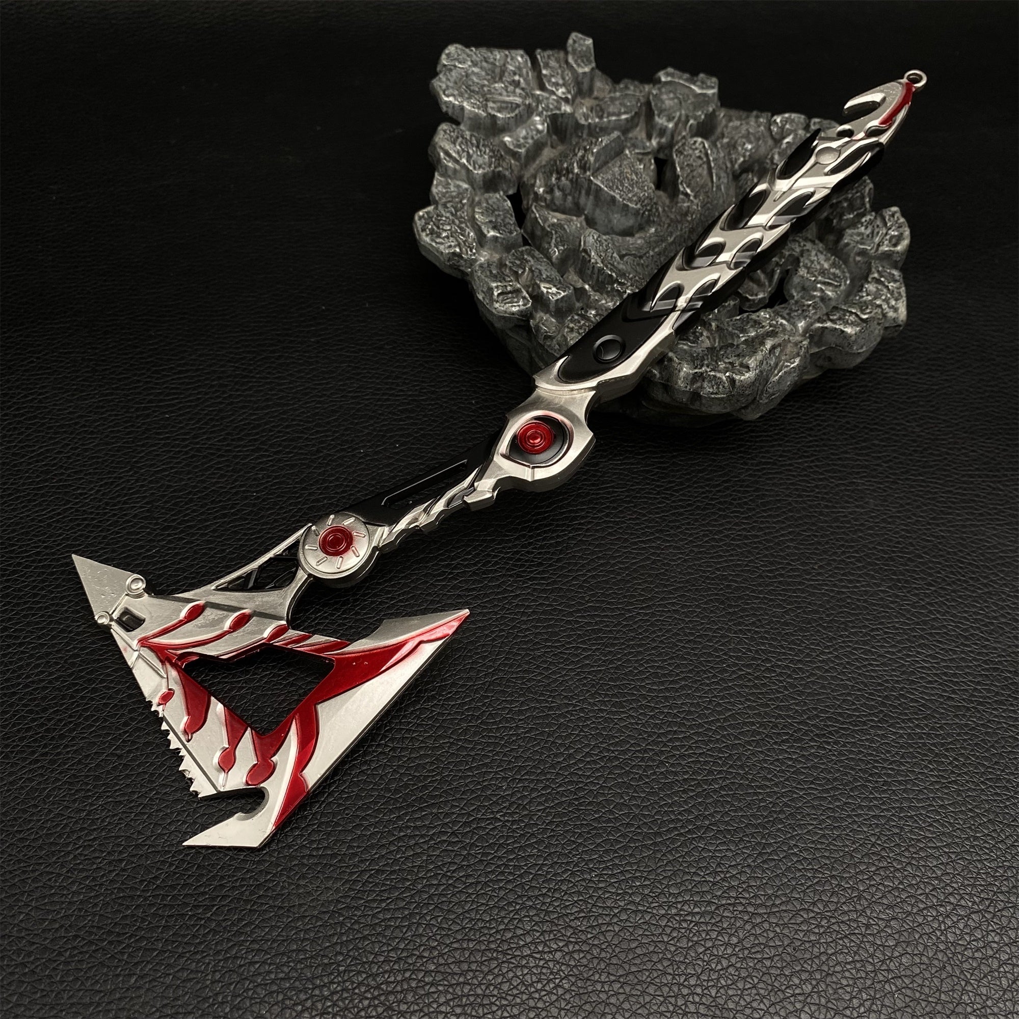 Metal Streamer Fighting Fly Axe Replica Display Collection – Leones ...