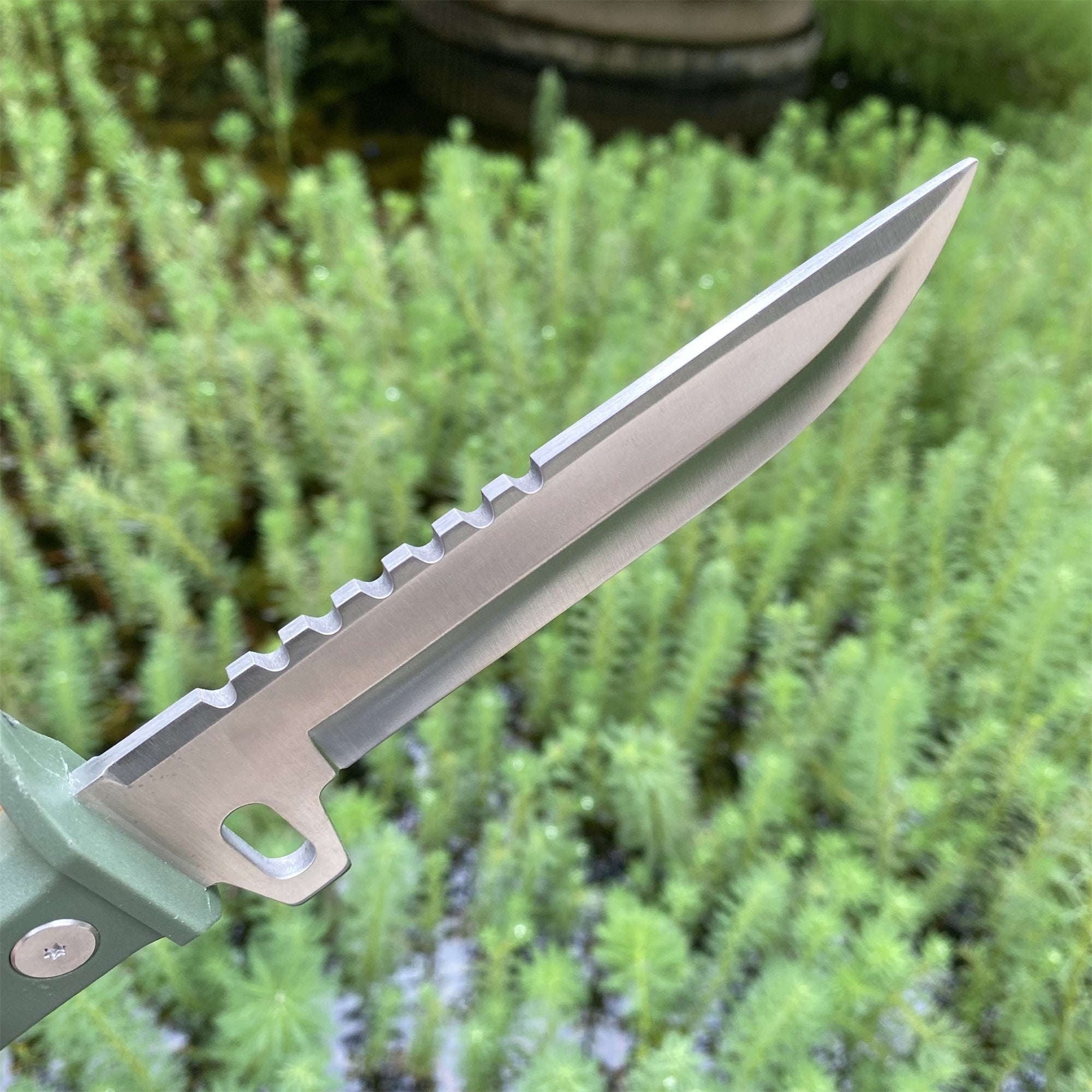 Blunt Blade Xenohunter Knife IRL Steel Version – Leones Marvelous Items