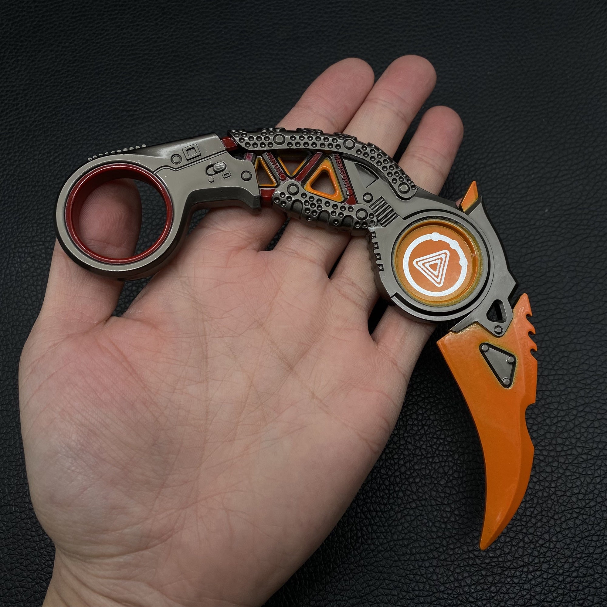 Raptor's Claw Karambit Metal Collection – Leones Marvelous Items
