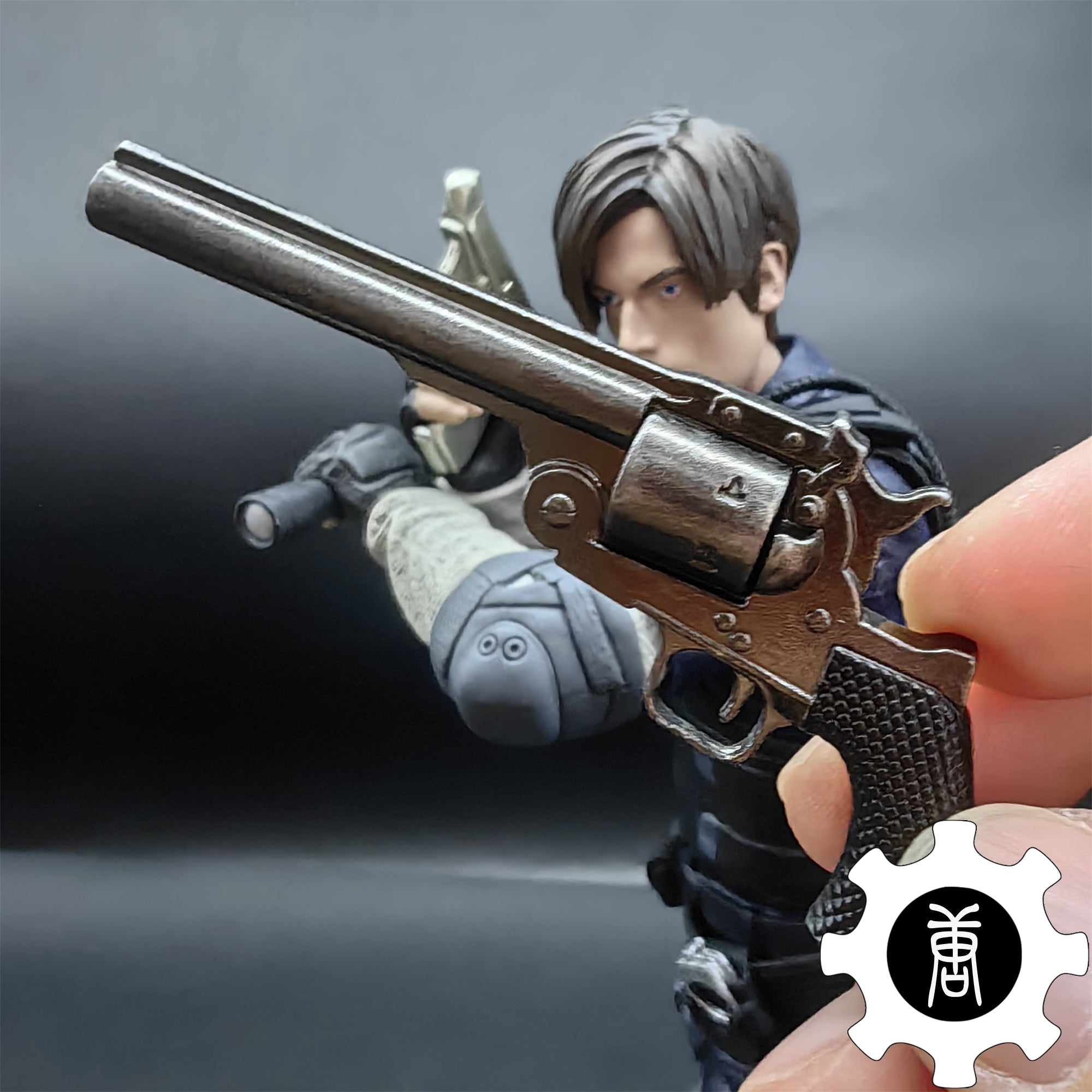 Re4 Leon S Kennedy Metal Mini Weapon Suitcase 11 in 1 – Leones ...